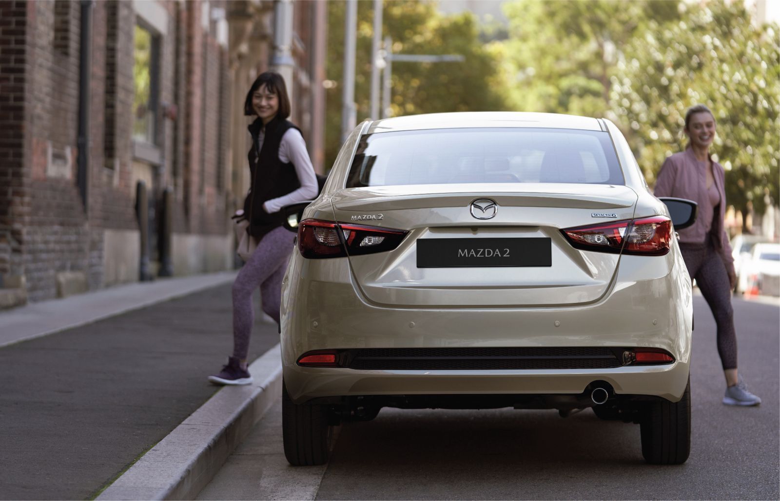 ปีใหม่ สีใหม่ ราคาเดิม...มาสด้าเปิดตัวรถ MAZDA2 สีใหม่แพลตทินั่ม ควอตซ์ ในราคาเดิมเริ่มต้น ...